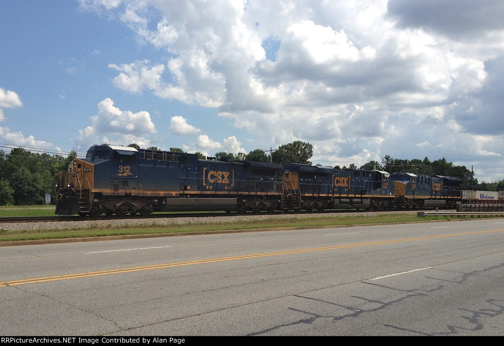 CSX 312, 3185, and 3459 wait for NB green